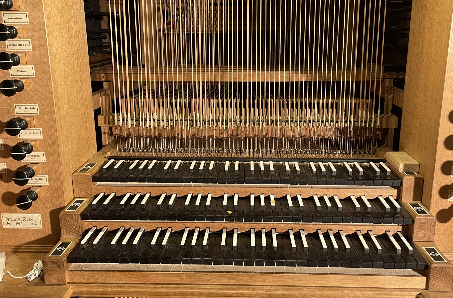 Catholic church Christ-Roi, Fribourg (CH) · Instruments · Peter Meier ...